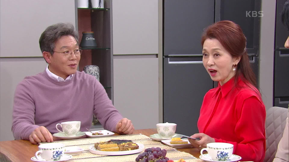 ＂예단 대신 상품권으로 준비했어요...!＂ 정민아 선물 받은 문희경, 과연 호감도 상승?! | KBS 210203 방송 - KBS