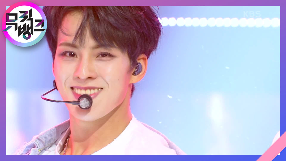 Louder - TAN | KBS 220708 방송 - KBS